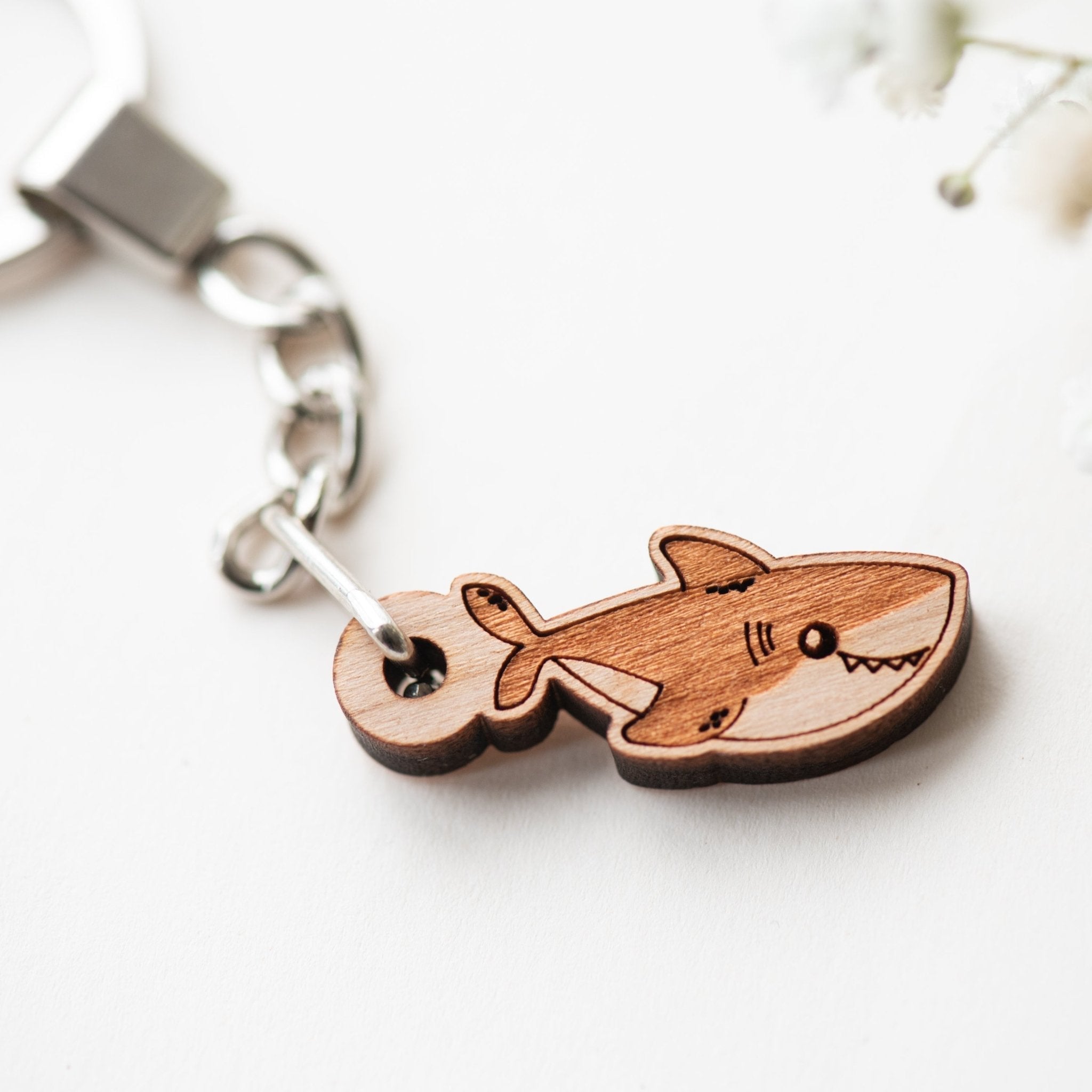Great White Shark Cherry Wood Keyring - KS23013 – Robin Valley Official ...